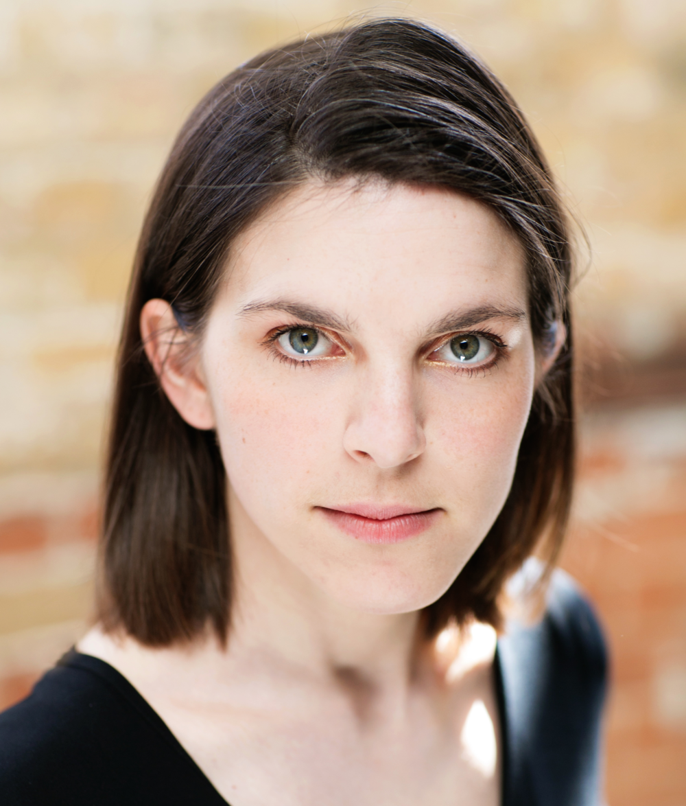 Meet the Artist…… Francesca Barritt, violinist – The Cross-Eyed Pianist