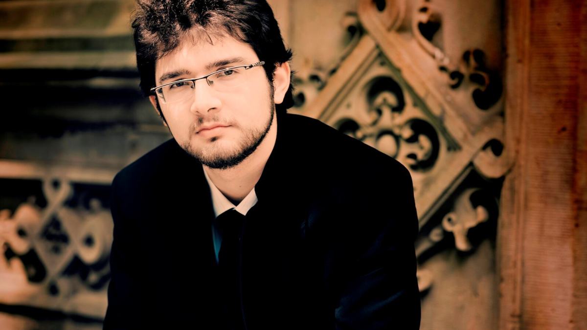 Meet the Artist – Roman Rabinovich, pianist – The Cross-Eyed Pianist
