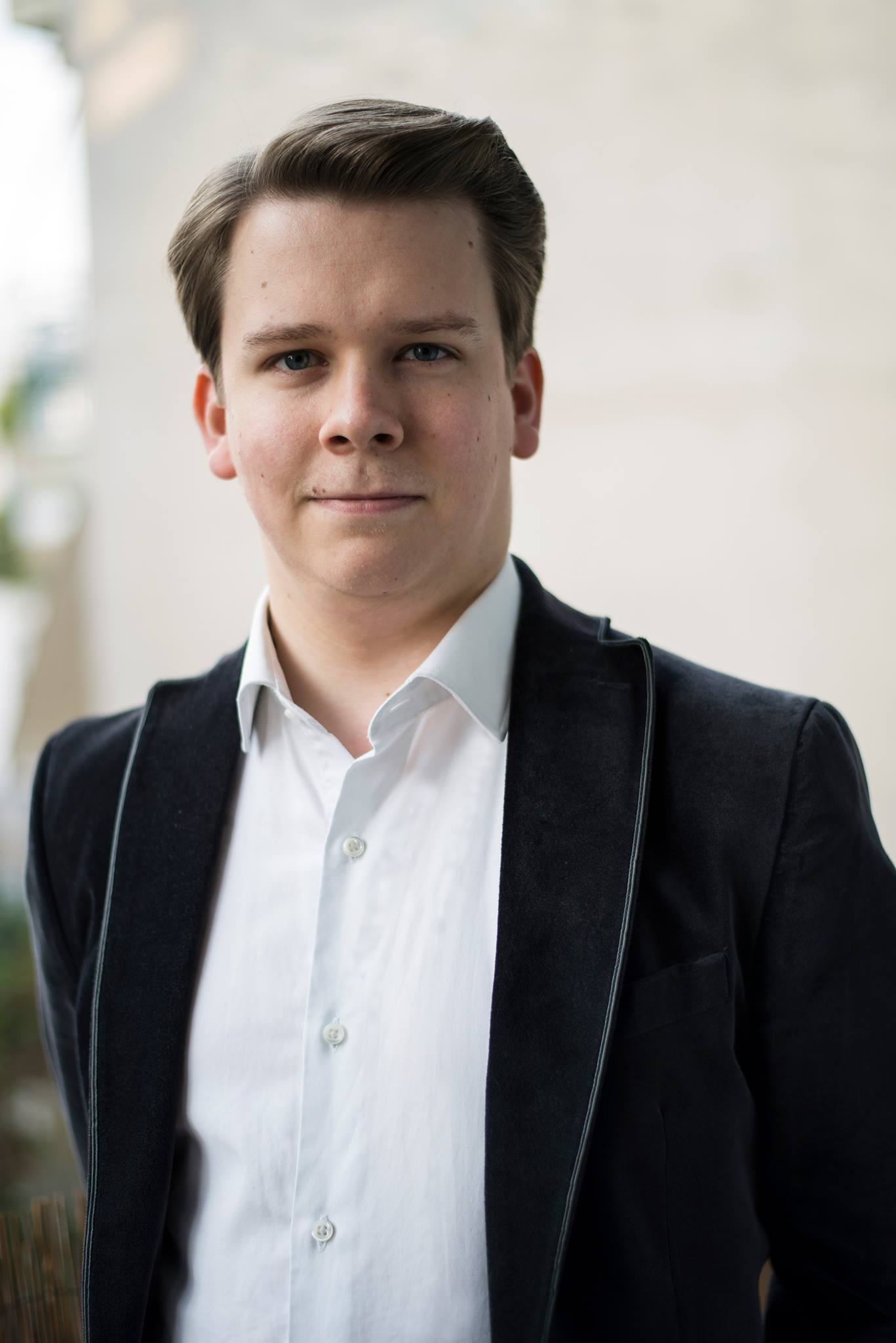 Meet the Artist – Mark Viner, pianist – The Cross-Eyed Pianist