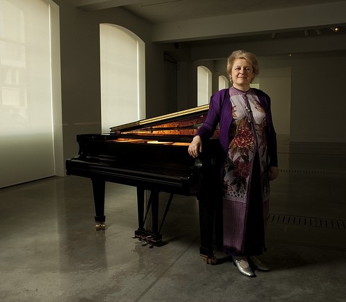 Christine Croshaw piano – The Cross-Eyed Pianist